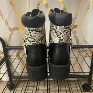 Qupid | Shoes | Womens Qupid Tressa Stone And Black Snake Skin Boot ...